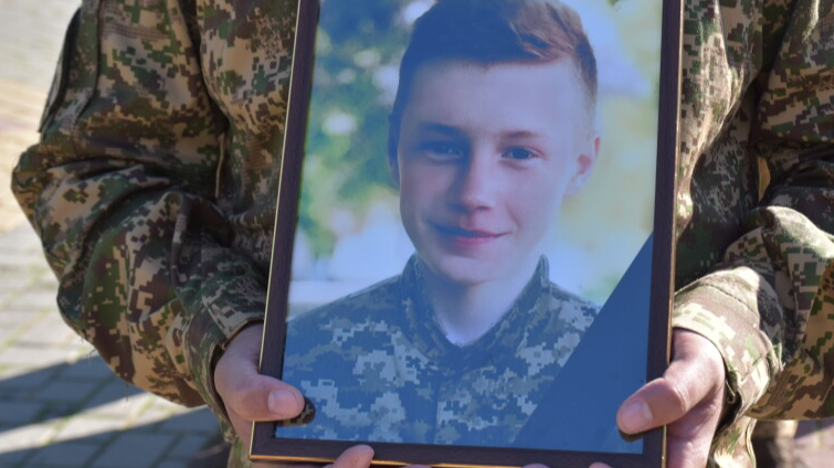 Назавжди 22 роки: у Луцьку попрощалися з юним Героєм Назарієм Дунаєм - VSN