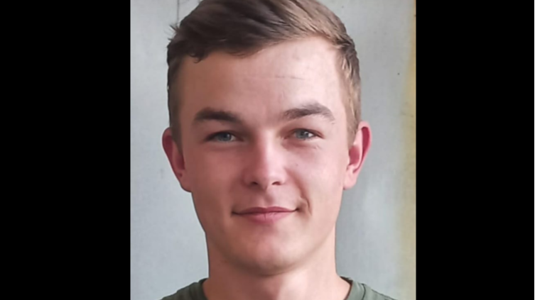 «Нещодавно був дитиною, найменшим за зростом випускником у класі, а за ...