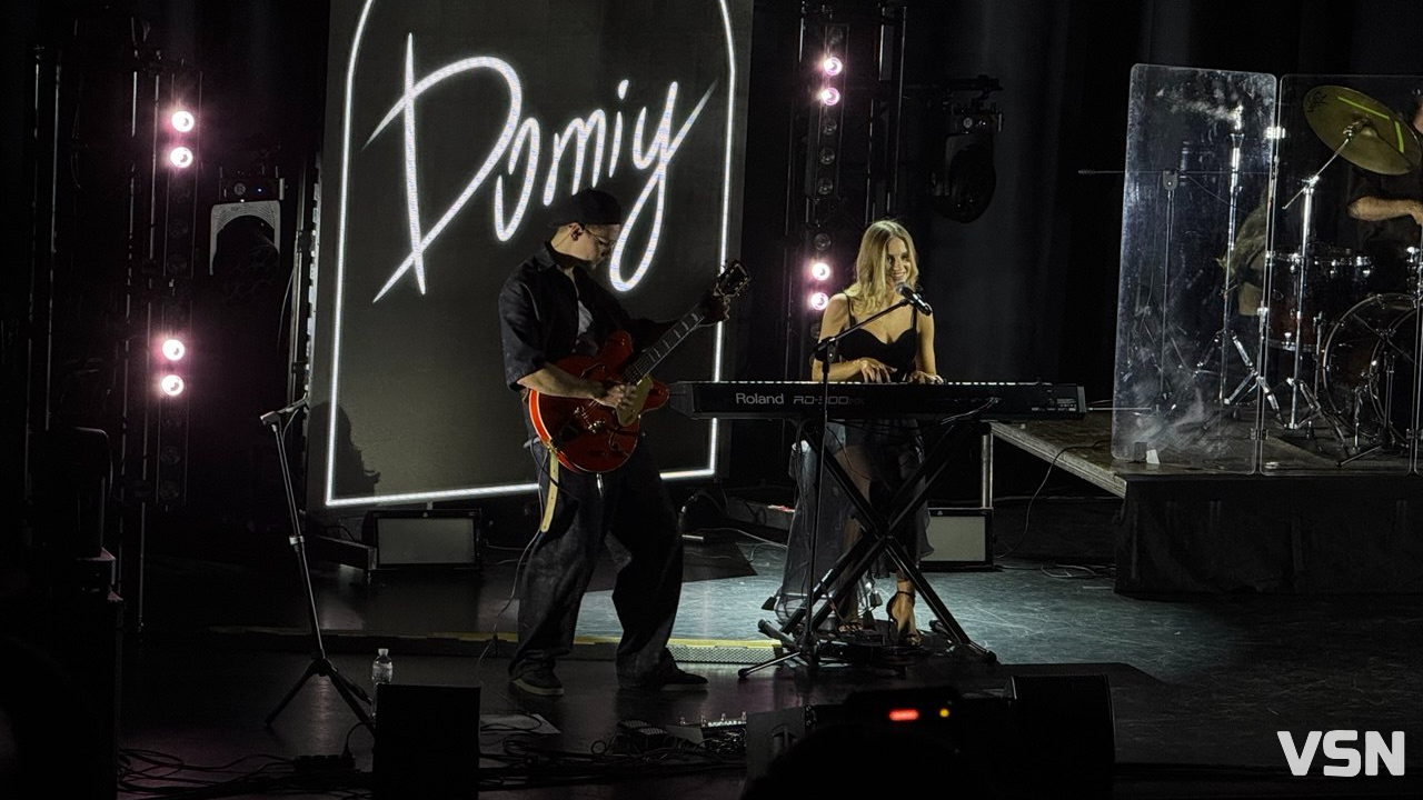Концерт DOMIY у Луцьку: повний зал, емоційні пісні та благодійний ...
